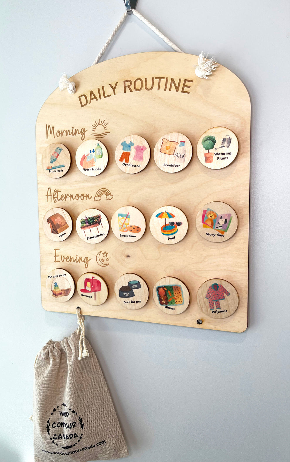 Personalized Daily Routine Board with tokens – Wood Contour Canada